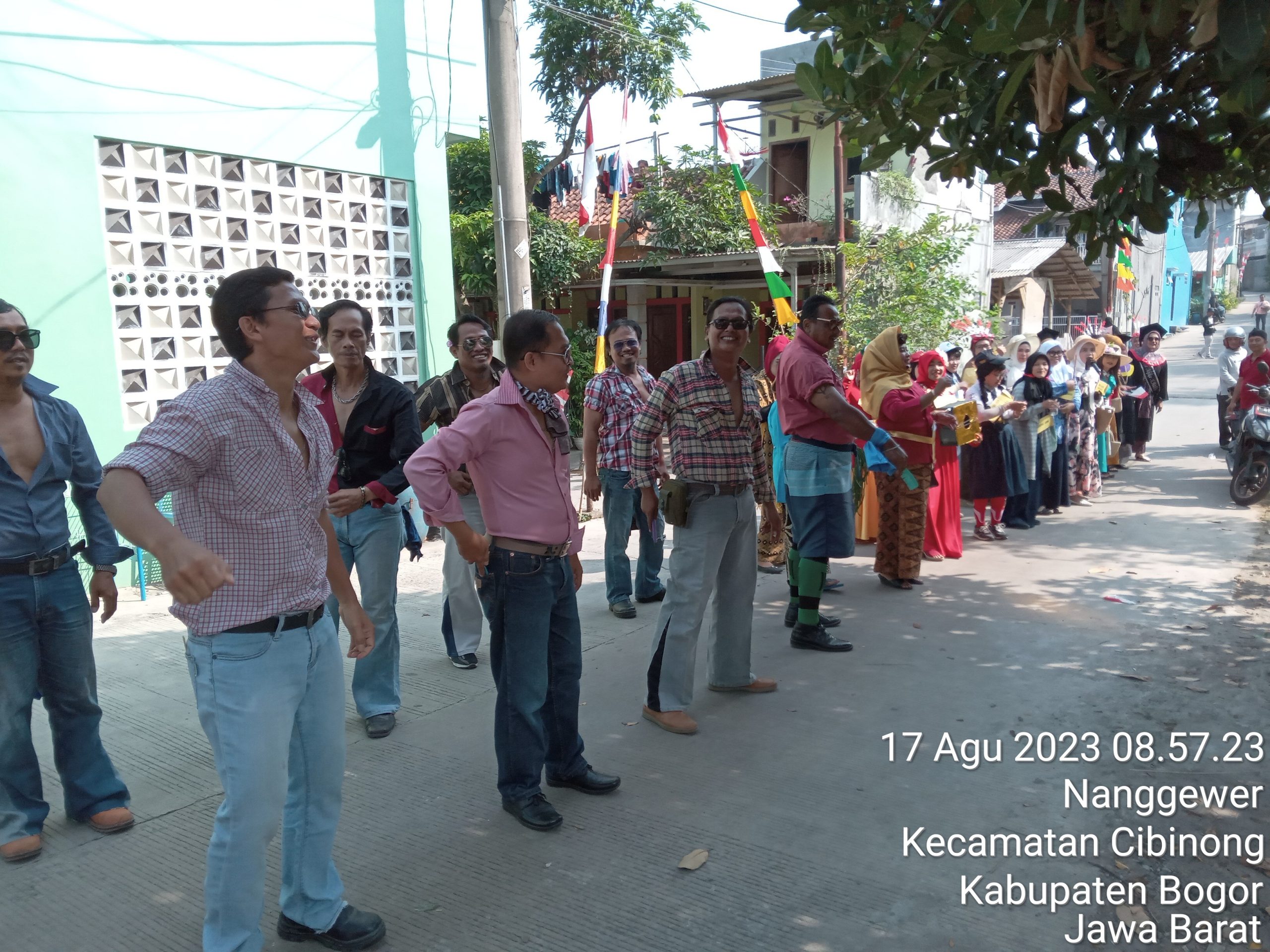 Heboh RT 001 RW 013 Perumahan Adiwira Persada Kel Nanggewer Kec ...