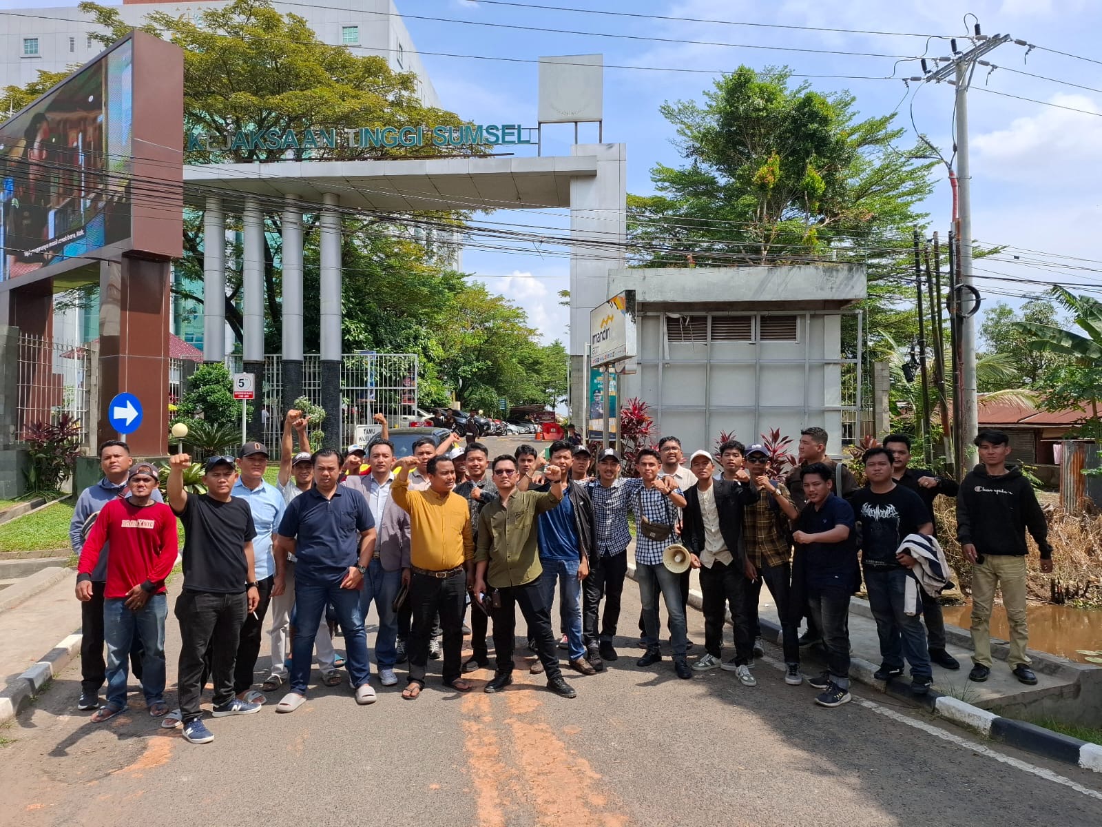 Ratusan Massa Tuntut Kejati Sumsel Usut Dugaan Penyimpangan Peta Desa ...